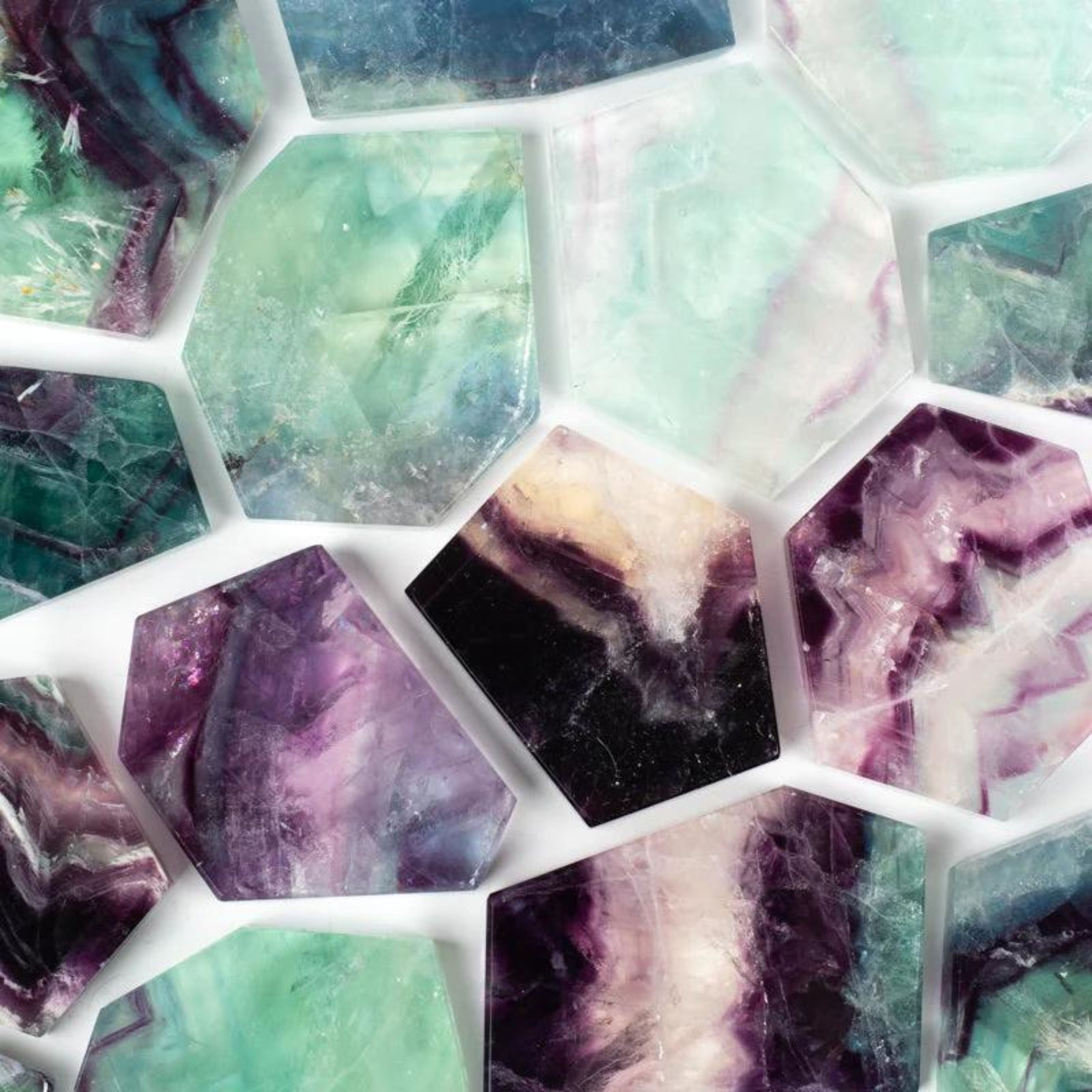 Crystal Slabs – Lucky Moon Crystal Bar